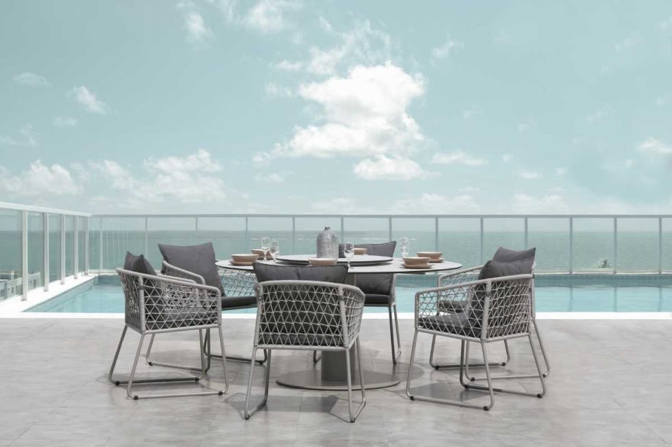 OHANA Dining Chair & STIZZY Pedestal Dining Table | MAMAGREEN