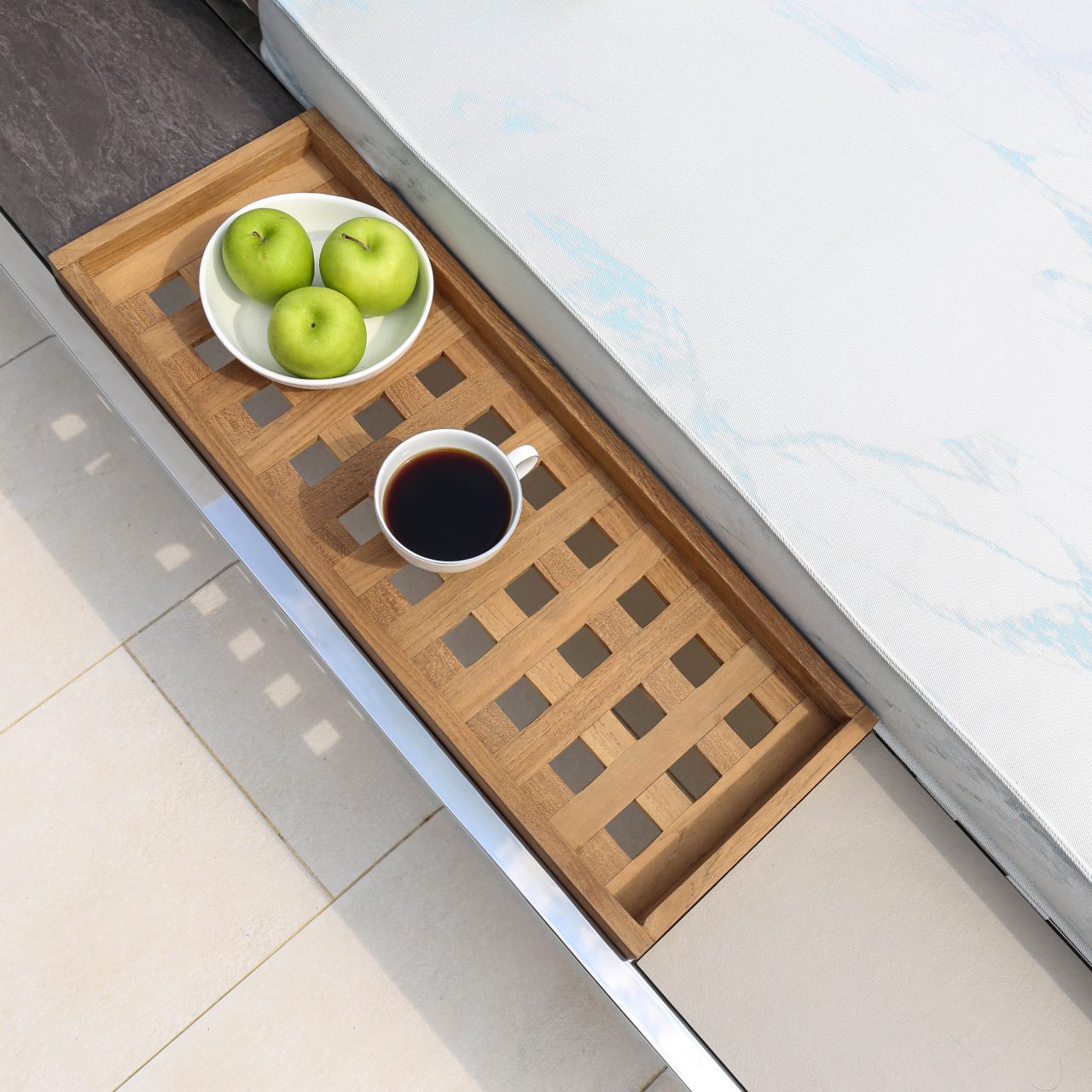 ALBATROSS Multiposition Sunbed With Side Tray Detail | MAMAGREEN