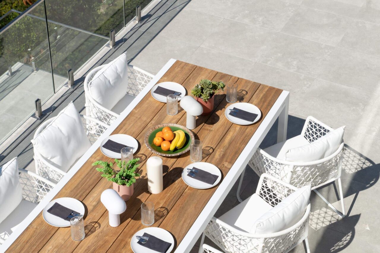 BAIA Extension Table & OHANA Dining Chair | MAMAGREEN